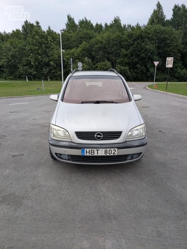 Grey Opel Zafira 2000 in Rietavas, with an engine capacity of 2.00 L and mileage of 333 thousand km for 1150 €, photo 1 on AUTOMOTO.COM.LV