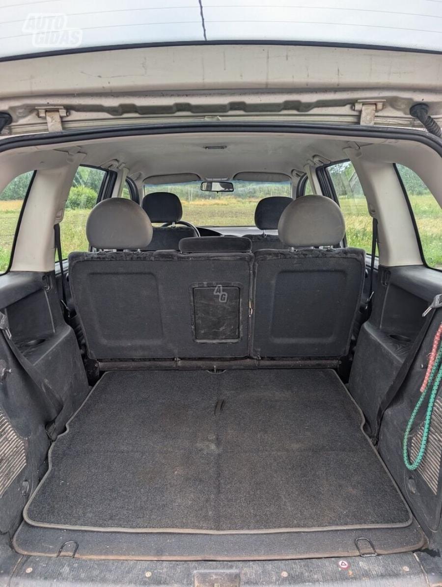 Pelēks Opel Zafira 2000 Rietavas, ar dzinēja tilpumu 2.00 L un nobraukumu 333 tūkst. km par 1150 €, foto 11 vietnē AUTOMOTO.COM.LV