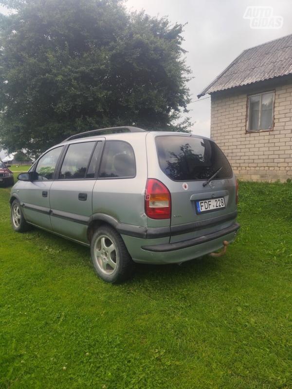 Pelēks Opel Zafira 2000 Šilalė, ar dzinēja tilpumu 2.00 L un nobraukumu 380 tūkst. km par 500 €, foto 4 vietnē AUTOMOTO.COM.LV