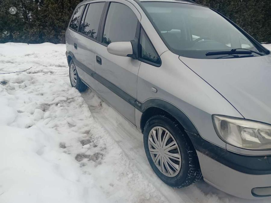 Grey Opel Zafira 2001 in Vilnius, with an engine capacity of 2.00 L and mileage of 349 thousand km for 320 €, photo 4 on AUTOMOTO.COM.LV