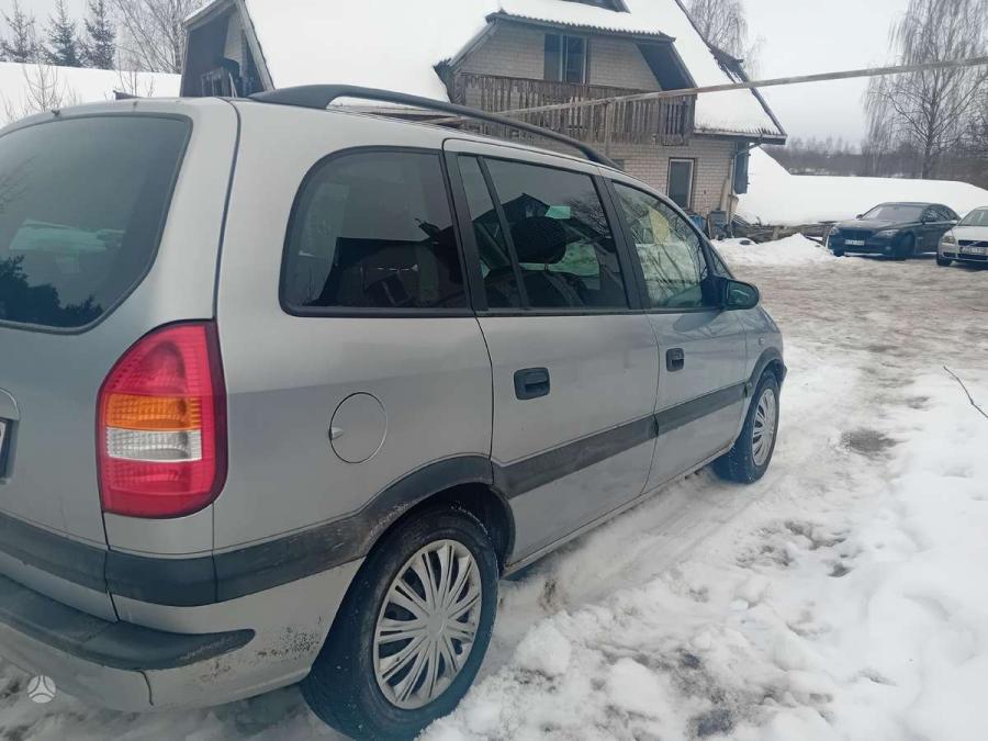 Grey Opel Zafira 2001 in Vilnius, with an engine capacity of 2.00 L and mileage of 349 thousand km for 320 €, photo 8 on AUTOMOTO.COM.LV
