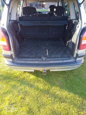 Pelēks Opel Zafira 2001 Alīta, ar dzinēja tilpumu 2.00 L un nobraukumu 203 tūkst. km par 1650 €, foto 4 vietnē AUTOMOTO.COM.LV