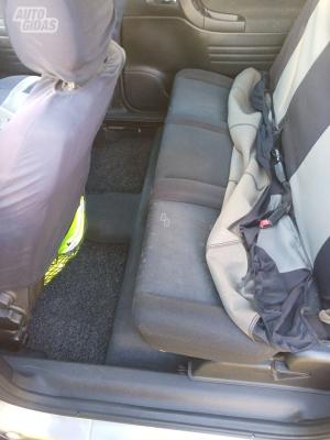 Pelēks Opel Zafira 2001 Alīta, ar dzinēja tilpumu 2.00 L un nobraukumu 203 tūkst. km par 1650 €, foto 10 vietnē AUTOMOTO.COM.LV