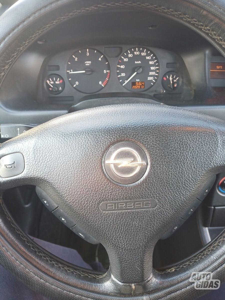 Pelēks Opel Zafira 2001 Alīta, ar dzinēja tilpumu 2.00 L un nobraukumu 203 tūkst. km par 1650 €, foto 13 vietnē AUTOMOTO.COM.LV