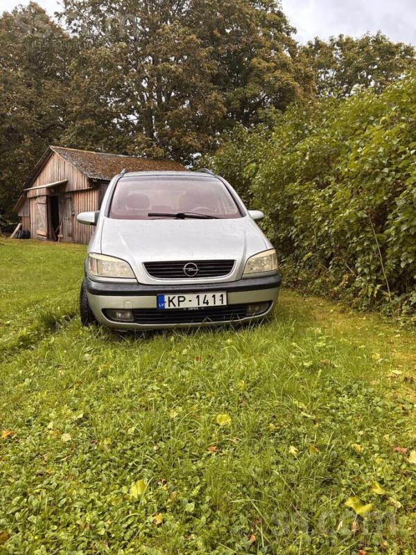 Grey Opel Zafira 2001 in Aizkraukle, with an engine capacity of 2.00 L and mileage of 345 thousand km for 1200 €, photo 3 on AUTOMOTO.COM.LV