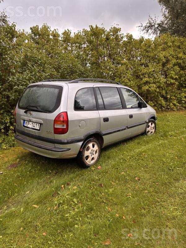 Grey Opel Zafira 2001 in Aizkraukle, with an engine capacity of 2.00 L and mileage of 345 thousand km for 1200 €, photo 4 on AUTOMOTO.COM.LV