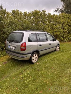 Pelēks Opel Zafira 2001 Aizkraukle, ar dzinēja tilpumu 2.00 L un nobraukumu 345 tūkst. km par 1200 €, foto 4 vietnē AUTOMOTO.COM.LV