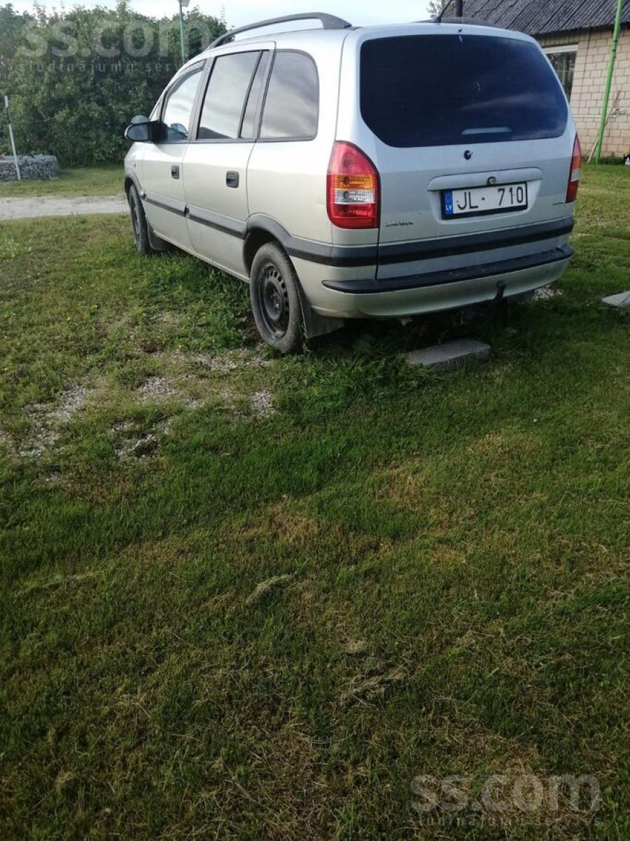 Grey Opel Zafira 2002 in Aizkraukle, with an engine capacity of 2.00 L and mileage of 300 thousand km for 400 €, photo 2 on AUTOMOTO.COM.LV