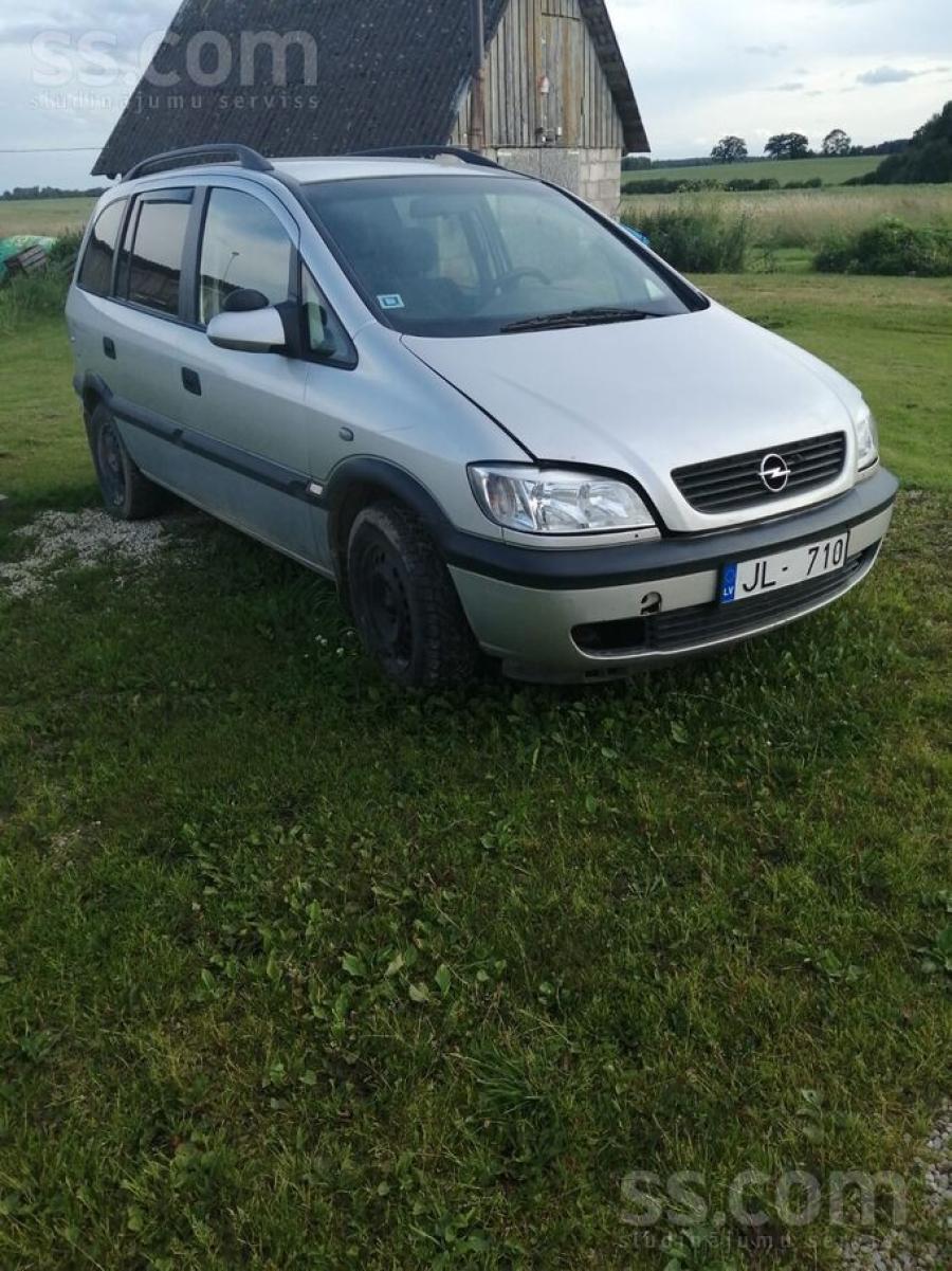 Grey Opel Zafira 2002 in Aizkraukle, with an engine capacity of 2.00 L and mileage of 300 thousand km for 400 €, photo 3 on AUTOMOTO.COM.LV