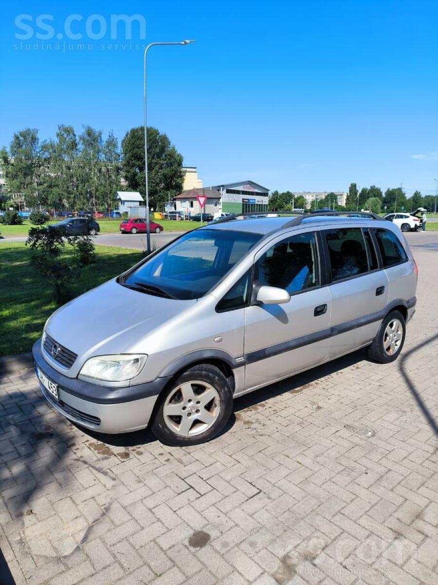 Grey Opel Zafira 2002 in Riga, with an engine capacity of 2.20 L and mileage of 240 thousand km for 800 €, photo 1 on AUTOMOTO.COM.LV