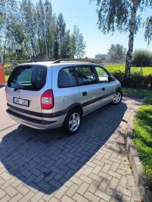 Grey Opel Zafira 2002 in Riga, with an engine capacity of 2.20 L and mileage of 240 thousand km for 800 €, photo 3 on AUTOMOTO.COM.LV