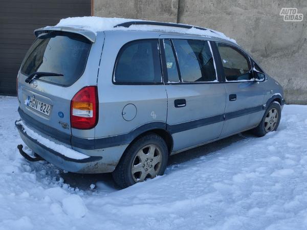 Grey Opel Zafira 2002 in Silute, with an engine capacity of 2.00 L and mileage of 275 thousand km for 450 €, photo 2 on AUTOMOTO.COM.LV