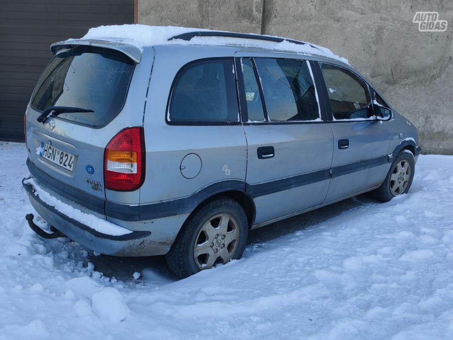 Grey Opel Zafira 2002 in Silute, with an engine capacity of 2.00 L and mileage of 275 thousand km for 450 €, photo 2 on AUTOMOTO.COM.LV