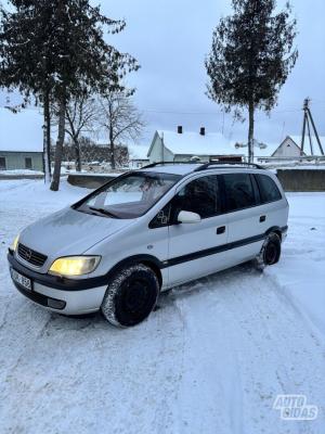 Grey Opel Zafira 2002 in Pabrade, with an engine capacity of 2.20 L and mileage of 263 thousand km for 1050 €, photo 2 on AUTOMOTO.COM.LV