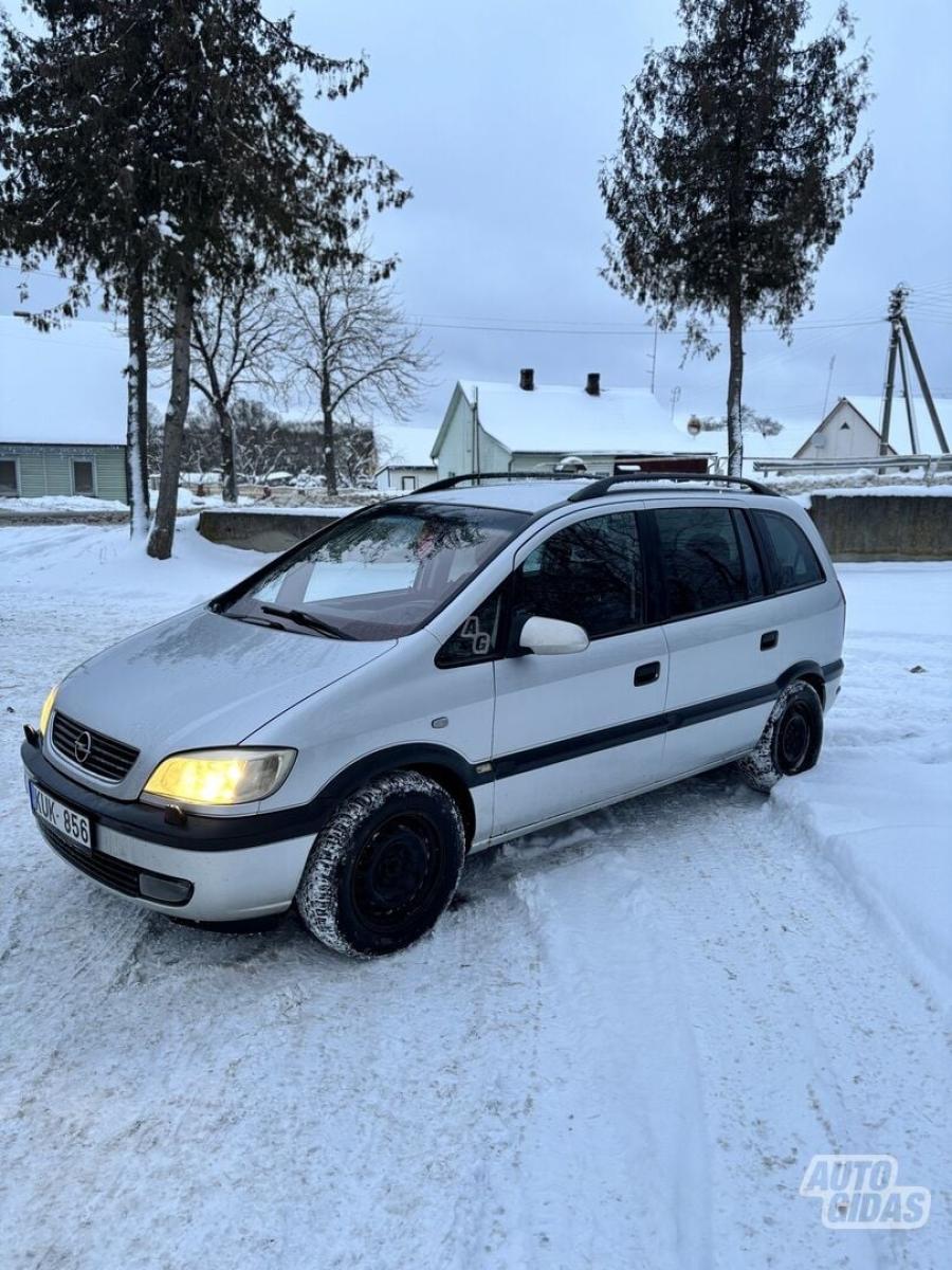 Grey Opel Zafira 2002 in Pabrade, with an engine capacity of 2.20 L and mileage of 263 thousand km for 1050 €, photo 2 on AUTOMOTO.COM.LV