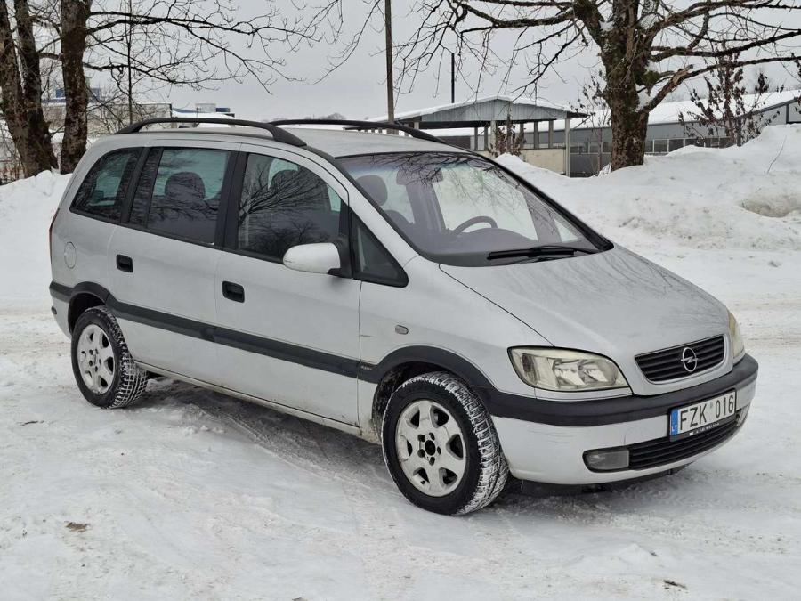 Grey Opel Zafira 2002 in Plunge, with an engine capacity of 2.17 L and mileage of 279 thousand km for 1250 €, photo 7 on AUTOMOTO.COM.LV