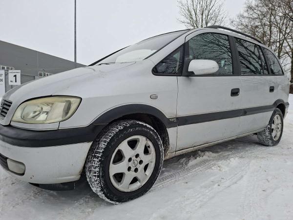Grey Opel Zafira 2002 in Plunge, with an engine capacity of 2.17 L and mileage of 279 thousand km for 1250 €, photo 9 on AUTOMOTO.COM.LV