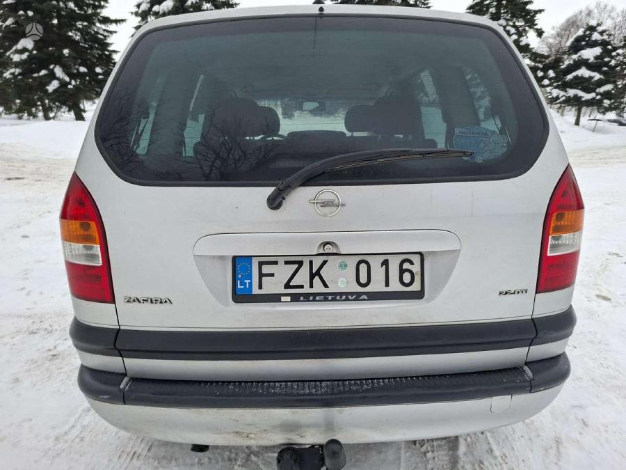 Grey Opel Zafira 2002 in Plunge, with an engine capacity of 2.17 L and mileage of 279 thousand km for 1250 €, photo 11 on AUTOMOTO.COM.LV