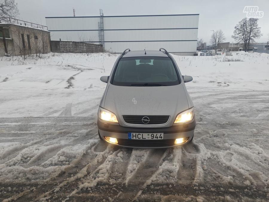 Grey Opel Zafira 2002 in Jonava, with an engine capacity of 2.20 L and mileage of 358 thousand km for 1100 €, photo 1 on AUTOMOTO.COM.LV