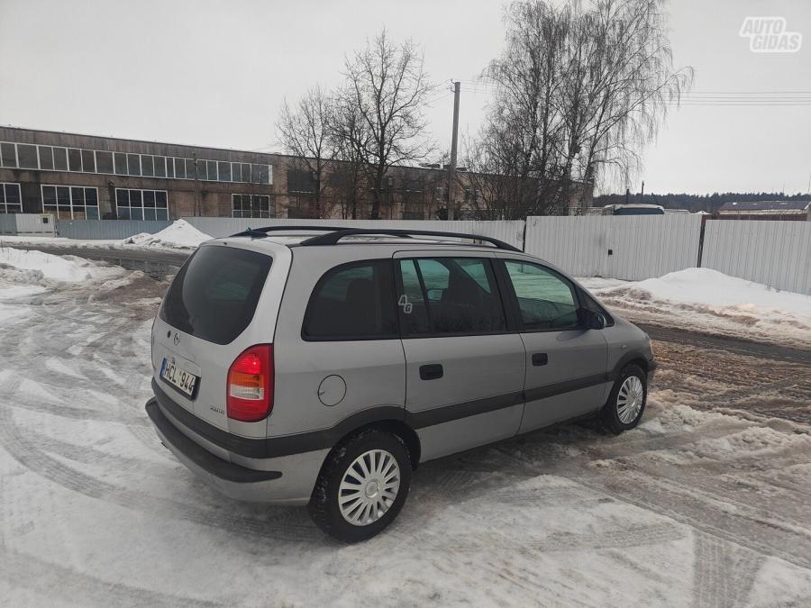 Grey Opel Zafira 2002 in Jonava, with an engine capacity of 2.20 L and mileage of 358 thousand km for 1100 €, photo 5 on AUTOMOTO.COM.LV
