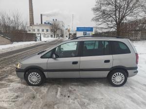 Grey Opel Zafira 2002 in Jonava, with an engine capacity of 2.20 L and mileage of 358 thousand km for 1100 €, photo 6 on AUTOMOTO.COM.LV