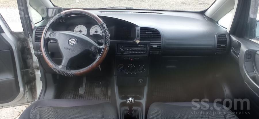 Grey Opel Zafira 2002 in Jelgava, with an engine capacity of 2.20 L and mileage of 291 thousand km for 800 €, photo 5 on AUTOMOTO.COM.LV