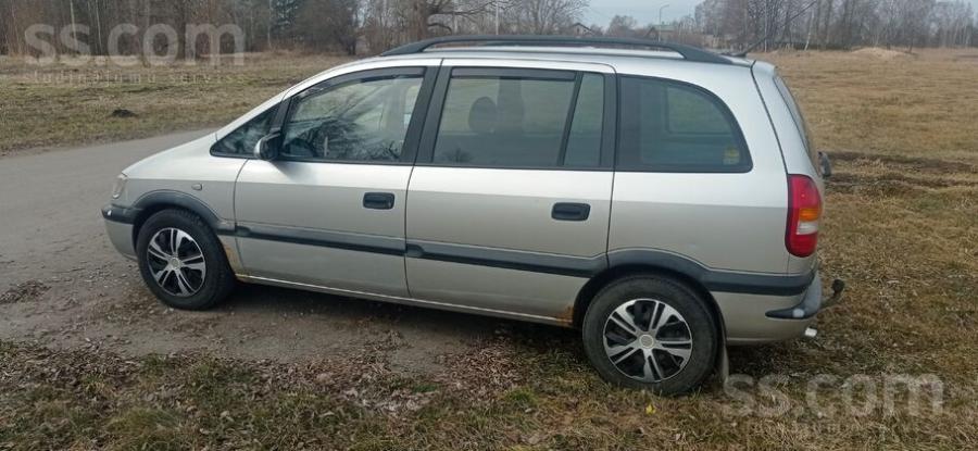 Grey Opel Zafira 2002 in Jelgava, with an engine capacity of 2.20 L and mileage of 291 thousand km for 800 €, photo 6 on AUTOMOTO.COM.LV