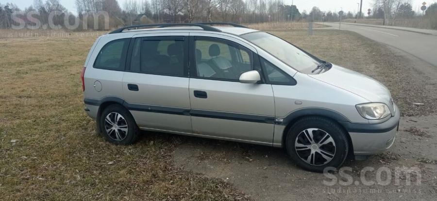 Grey Opel Zafira 2002 in Jelgava, with an engine capacity of 2.20 L and mileage of 291 thousand km for 800 €, photo 7 on AUTOMOTO.COM.LV