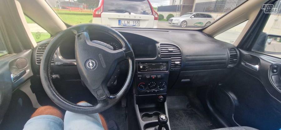 Grey Opel Zafira 2002 in Vilnius, with an engine capacity of 1.80 L and mileage of 288 thousand km for 1300 €, photo 5 on AUTOMOTO.COM.LV