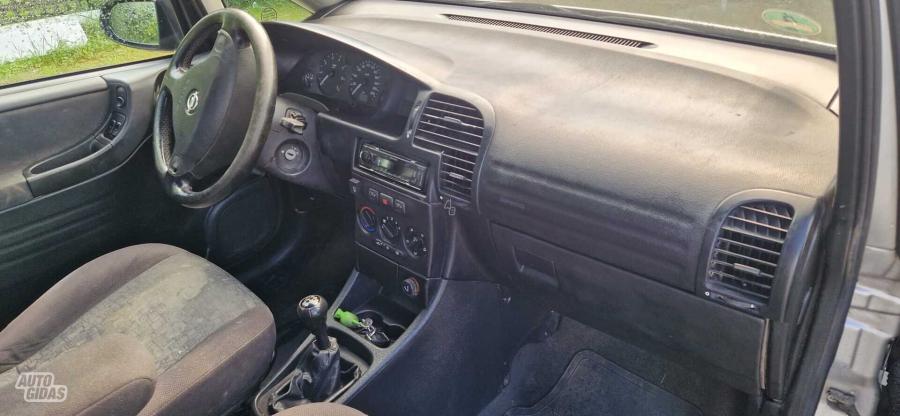 Grey Opel Zafira 2002 in Vilnius, with an engine capacity of 1.80 L and mileage of 288 thousand km for 1300 €, photo 6 on AUTOMOTO.COM.LV