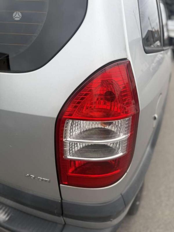 Grey Opel Zafira 2002 in Kaunas, with an engine capacity of 2.00 L and mileage of 285 thousand km for 450 €, photo 5 on AUTOMOTO.COM.LV