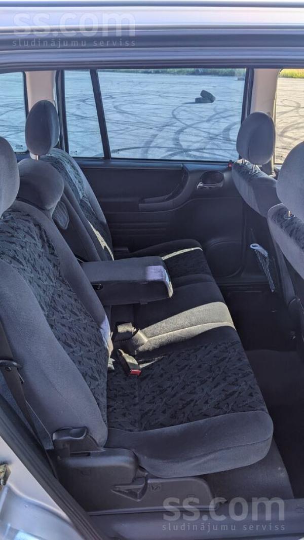 Pelēks Opel Zafira 2002 Jēkabpils, ar dzinēja tilpumu 1.80 L un nobraukumu 304 tūkst. km par 1200 €, foto 8 vietnē AUTOMOTO.COM.LV