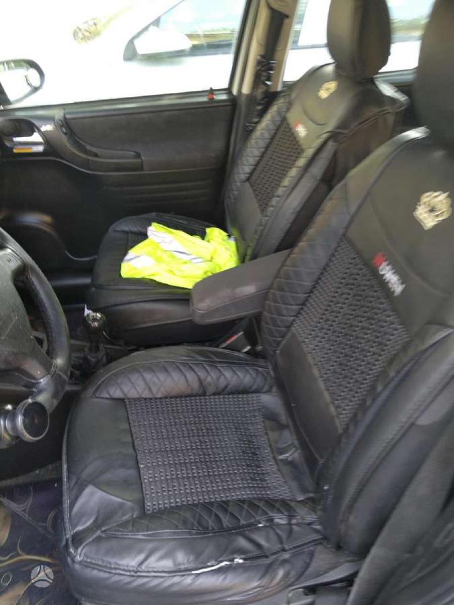 Pelēks Opel Zafira 2002 Viļņa, ar dzinēja tilpumu 2.00 L un nobraukumu 240 tūkst. km par 500 €, foto 9 vietnē AUTOMOTO.COM.LV