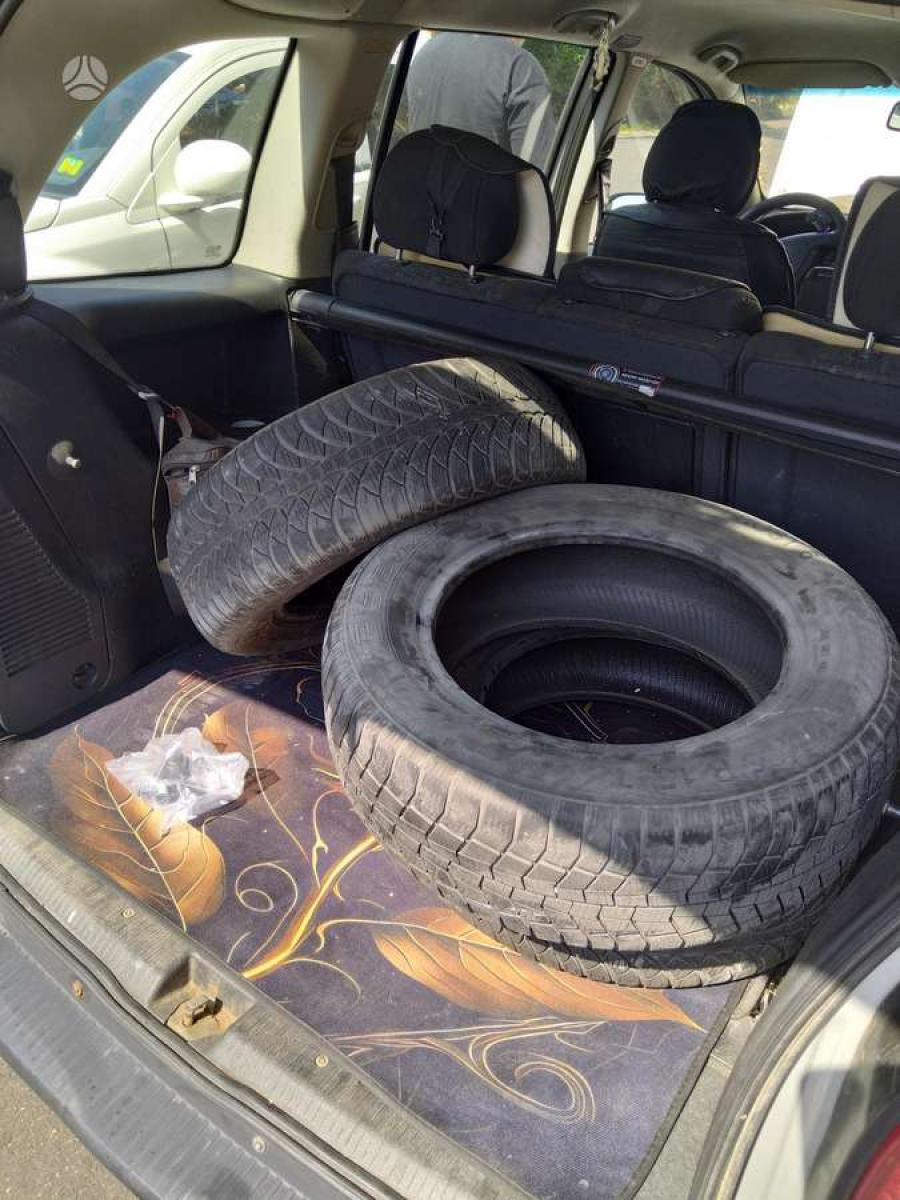Pelēks Opel Zafira 2002 Viļņa, ar dzinēja tilpumu 2.00 L un nobraukumu 240 tūkst. km par 500 €, foto 14 vietnē AUTOMOTO.COM.LV