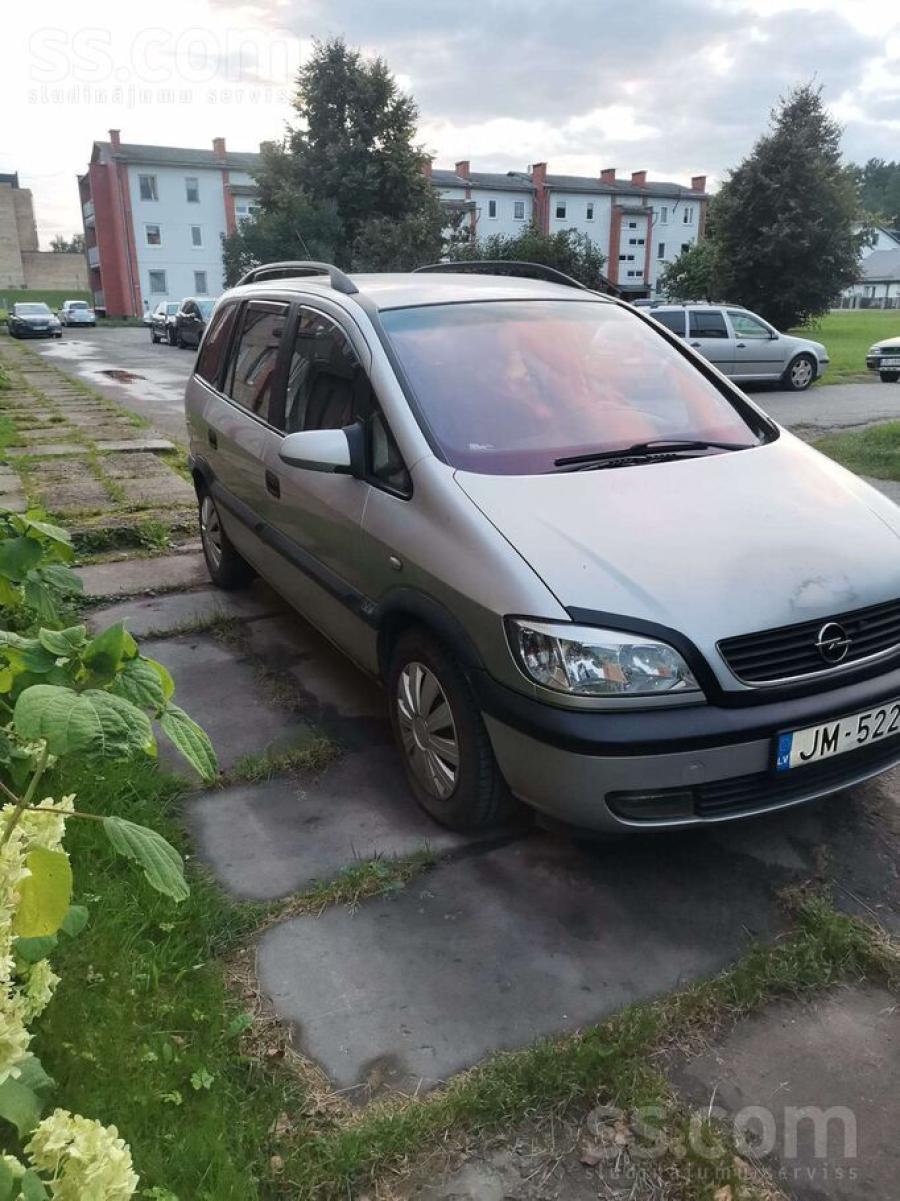 Серый Опель Зафира 2002 в Рига, объемом двигателя 2.00 л и пробегом 390 тыс. км за 1000 €, фото 3 на AUTOMOTO.COM.LV