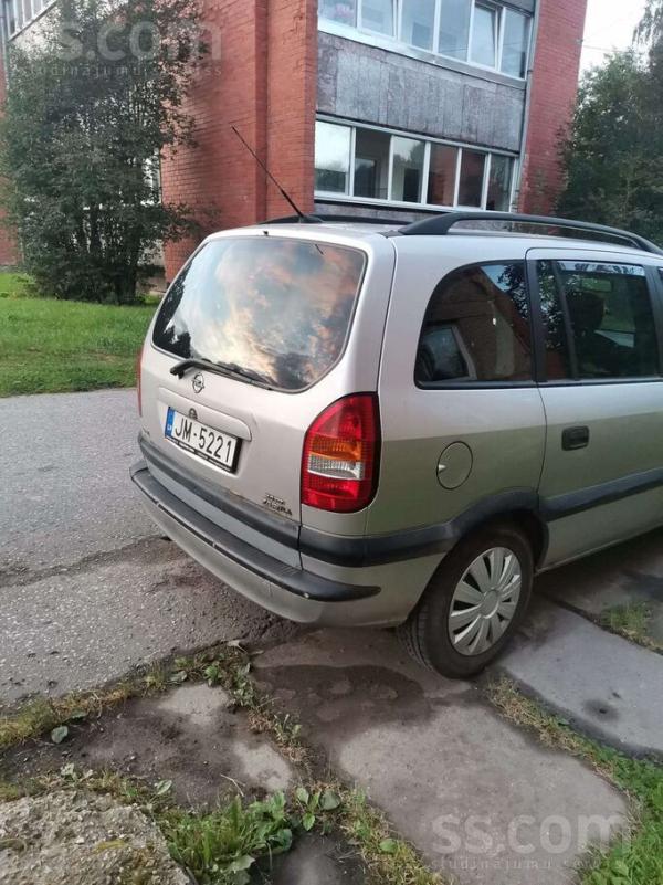 Grey Opel Zafira 2002 in Riga, with an engine capacity of 2.00 L and mileage of 268 thousand km for 900 €, photo 5 on AUTOMOTO.COM.LV