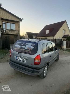Pelēks Opel Zafira 2003 Viļņa, ar dzinēja tilpumu 1.80 L un nobraukumu 300 tūkst. km par 950 €, foto 3 vietnē AUTOMOTO.COM.LV