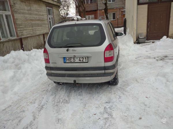 Pelēks Opel Zafira 2003 Kauņa, ar dzinēja tilpumu 2.00 L un nobraukumu 400 tūkst. km par 400 €, foto 1 vietnē AUTOMOTO.COM.LV