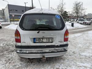 Pelēks Opel Zafira 2003 Viļņa, ar dzinēja tilpumu 2.17 L un nobraukumu 310 tūkst. km par 500 €, foto 4 vietnē AUTOMOTO.COM.LV