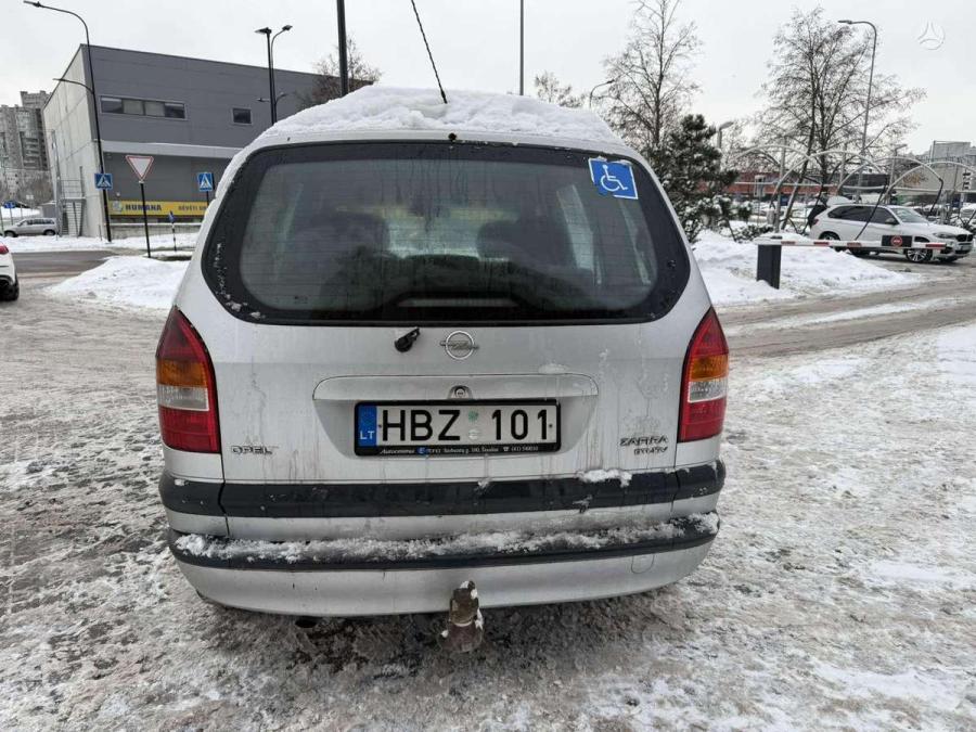 Pelēks Opel Zafira 2003 Viļņa, ar dzinēja tilpumu 2.17 L un nobraukumu 310 tūkst. km par 500 €, foto 4 vietnē AUTOMOTO.COM.LV