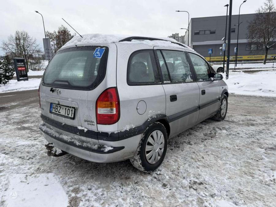 Pelēks Opel Zafira 2003 Viļņa, ar dzinēja tilpumu 2.17 L un nobraukumu 310 tūkst. km par 500 €, foto 5 vietnē AUTOMOTO.COM.LV