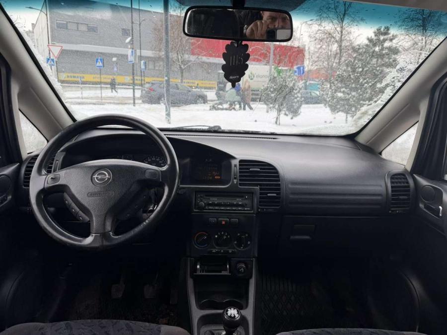 Pelēks Opel Zafira 2003 Viļņa, ar dzinēja tilpumu 2.17 L un nobraukumu 310 tūkst. km par 500 €, foto 9 vietnē AUTOMOTO.COM.LV