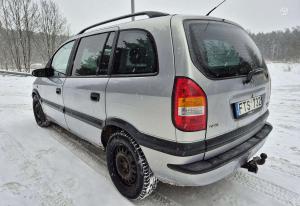 Grey Opel Zafira 2003 in Vilnius, with an engine capacity of 2.20 L and mileage of 400 thousand km for 450 €, photo 3 on AUTOMOTO.COM.LV