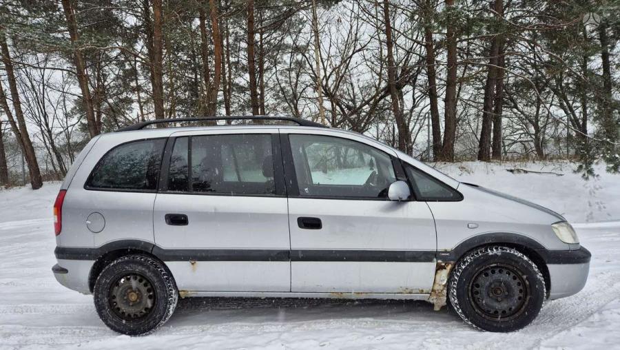 Grey Opel Zafira 2003 in Vilnius, with an engine capacity of 2.20 L and mileage of 400 thousand km for 450 €, photo 5 on AUTOMOTO.COM.LV