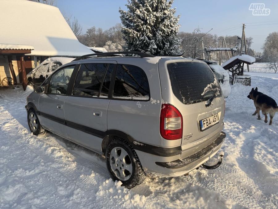 Grey Opel Zafira 2003 in Alytus, with an engine capacity of 2.00 L and mileage of 340 thousand km for 930 €, photo 3 on AUTOMOTO.COM.LV