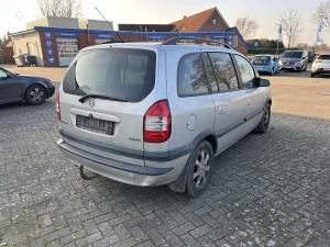 Grey Opel Zafira 2003 in Kaunas, with an engine capacity of 2.00 L and mileage of 265 thousand km for 1550 €, photo 4 on AUTOMOTO.COM.LV