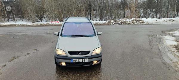 Grey Opel Zafira 2003 in Vilnius, with an engine capacity of 2.00 L and mileage of 301 thousand km for 550 €, photo 3 on AUTOMOTO.COM.LV