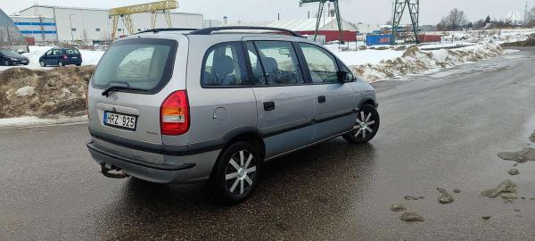 Grey Opel Zafira 2003 in Vilnius, with an engine capacity of 2.00 L and mileage of 301 thousand km for 550 €, photo 4 on AUTOMOTO.COM.LV