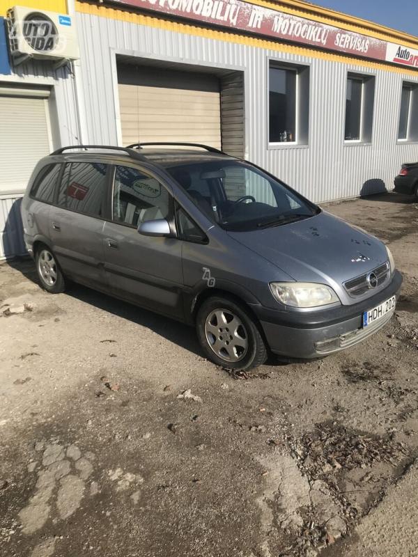 Grey Opel Zafira 2003 in Siauliai, with an engine capacity of 2.20 L and mileage of 298 thousand km for 300 €, photo 2 on AUTOMOTO.COM.LV