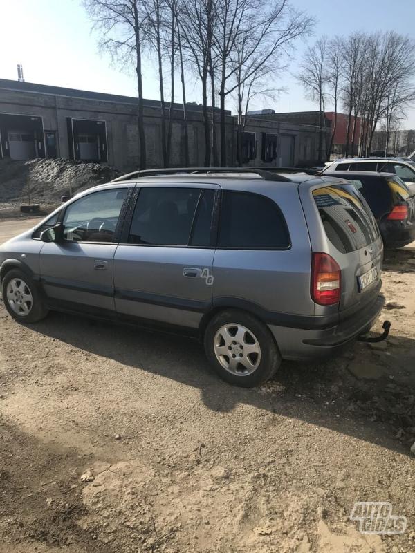 Grey Opel Zafira 2003 in Siauliai, with an engine capacity of 2.20 L and mileage of 298 thousand km for 300 €, photo 3 on AUTOMOTO.COM.LV